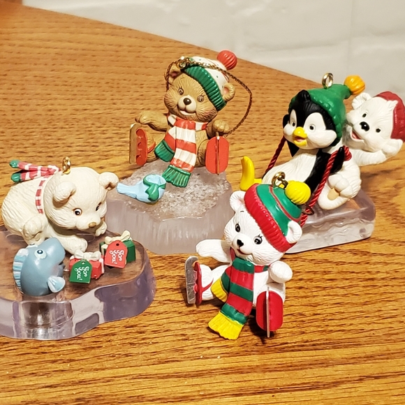 Carlton Cards M Gilmore Design Hallmark | Holiday | Vintage Winter Bear ...